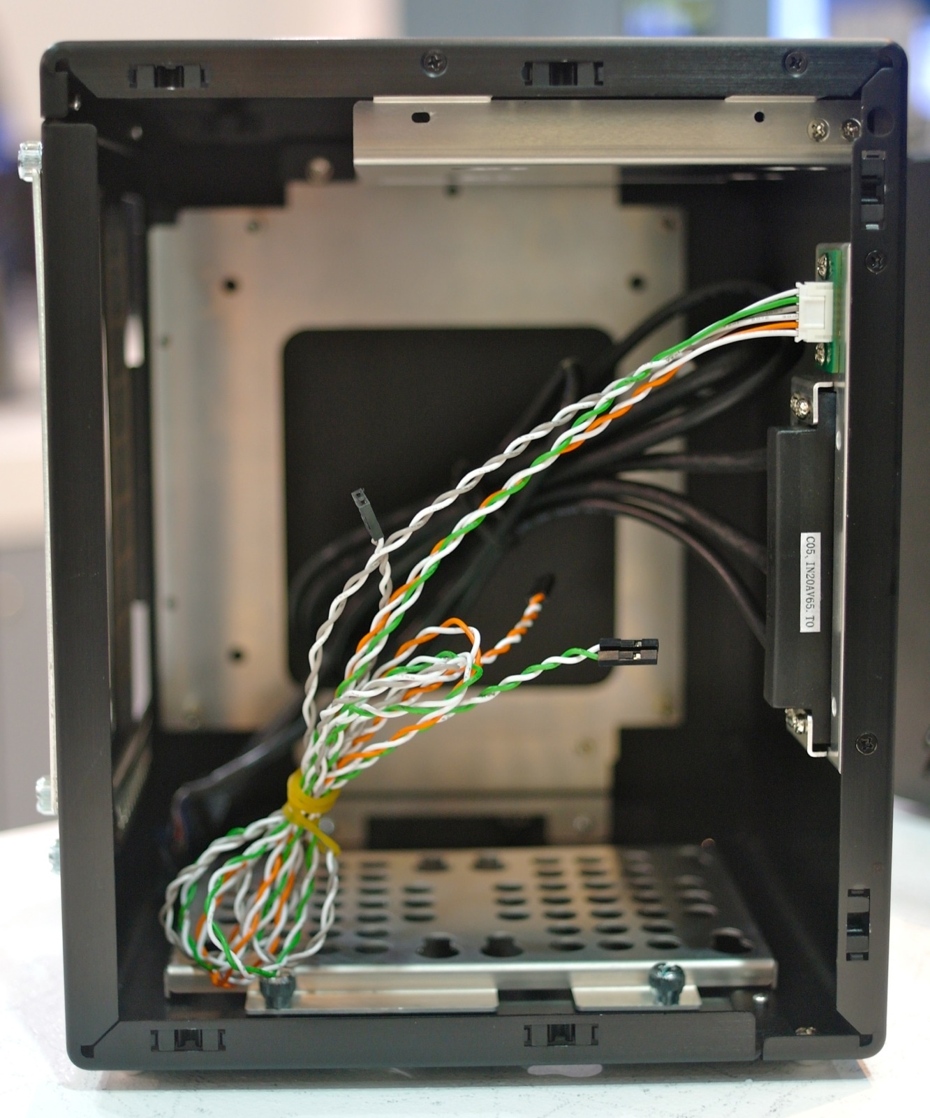 Lian Li toont compacte behuizingen - Tweakers