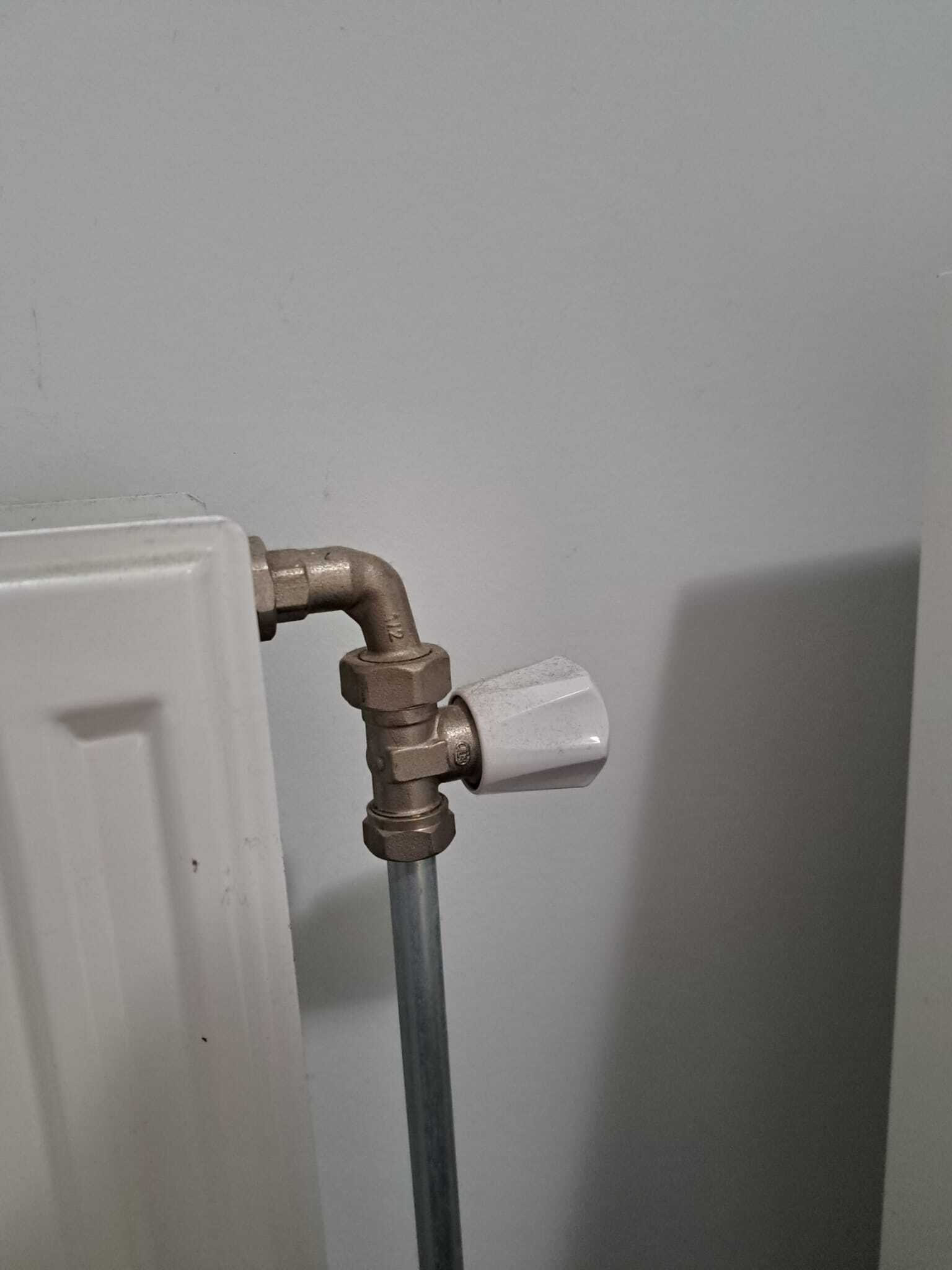 Radiator ontluchten bij stadsverwarming. - Bouwen en klussen - GoT