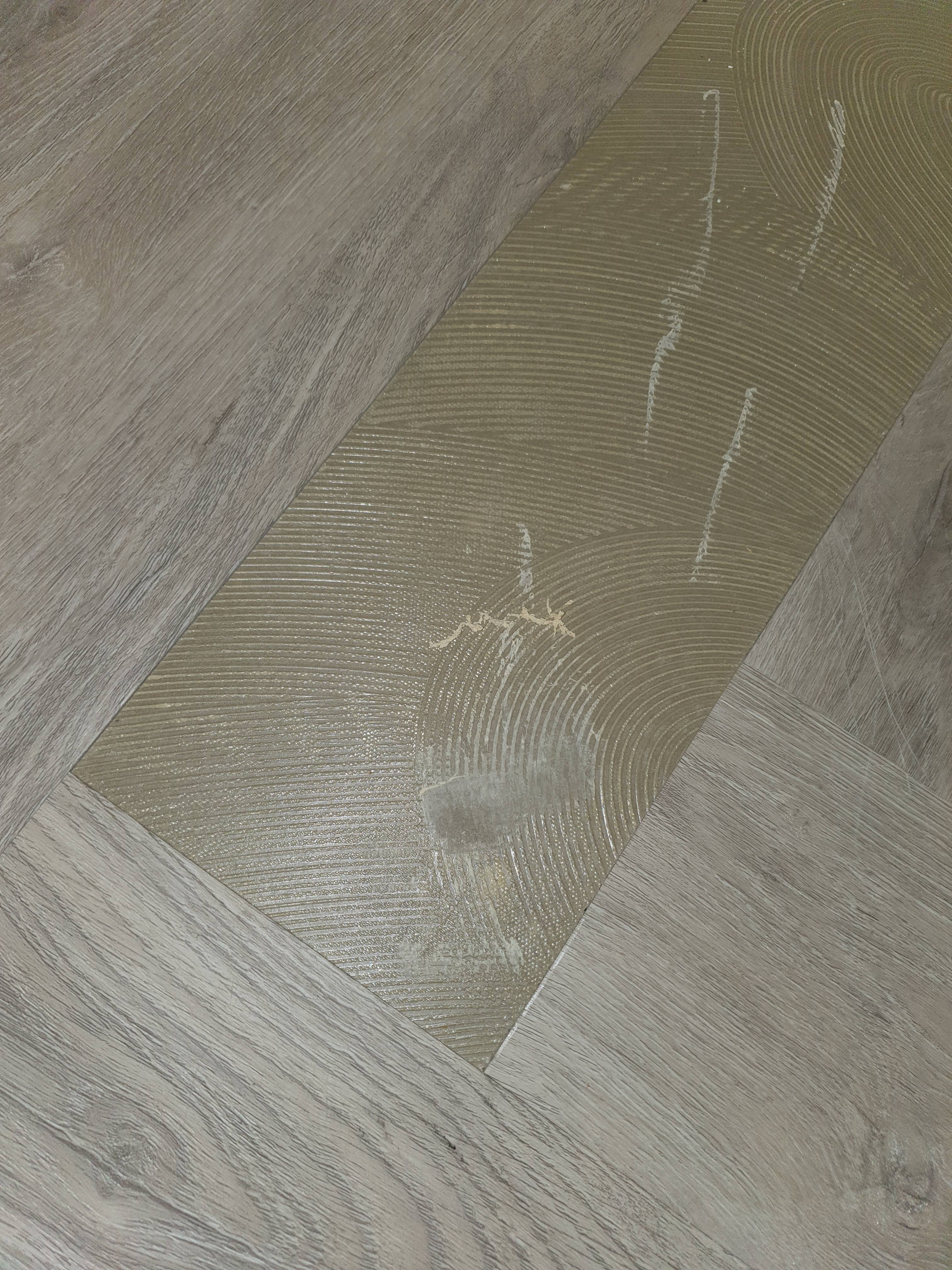 PVC lijm van vloer verwijderen, tips? - Bouwen en klussen - GoT