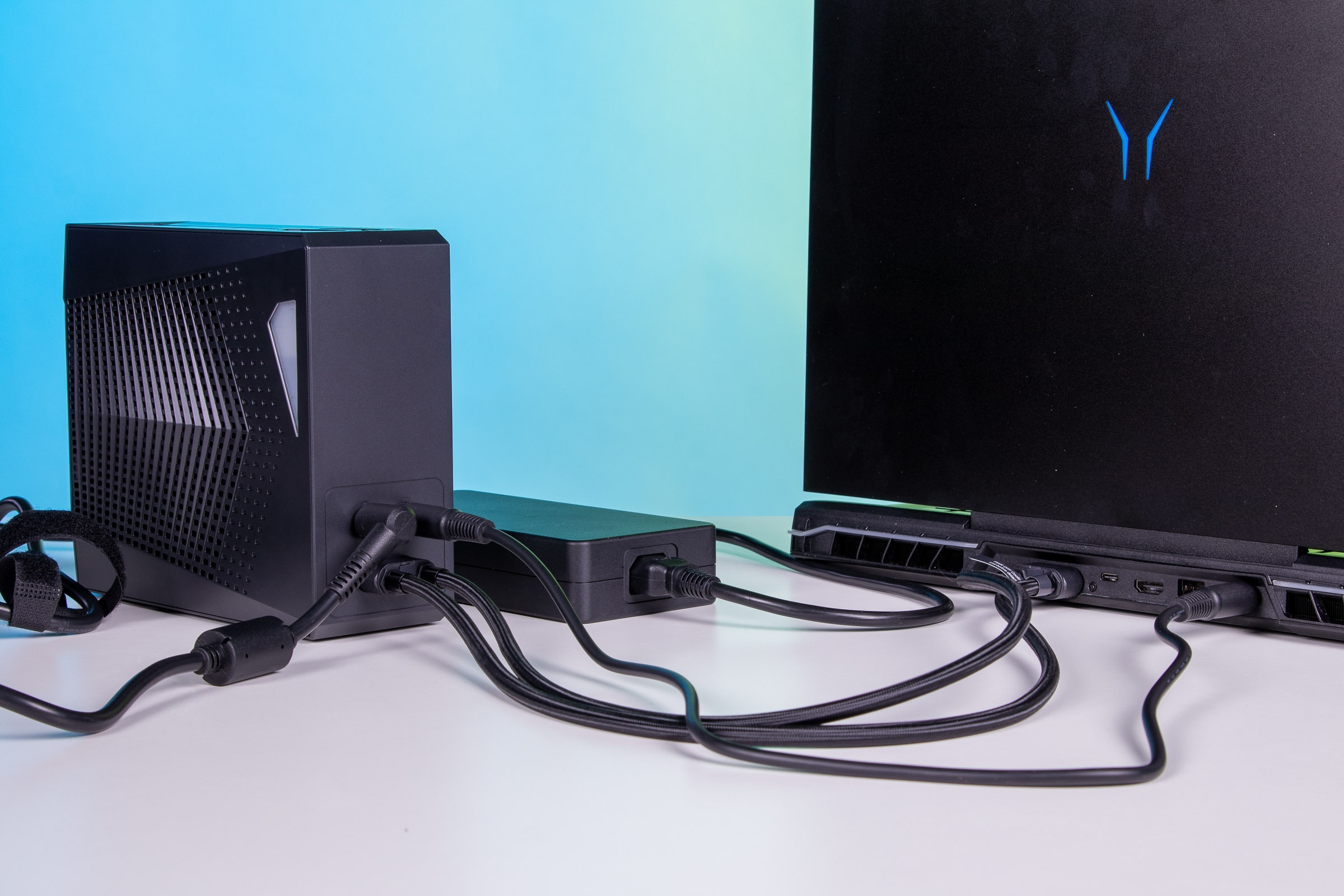 Medion Erazer Beast X40 Review - RTX 4090, waterkoeling - Tweakers