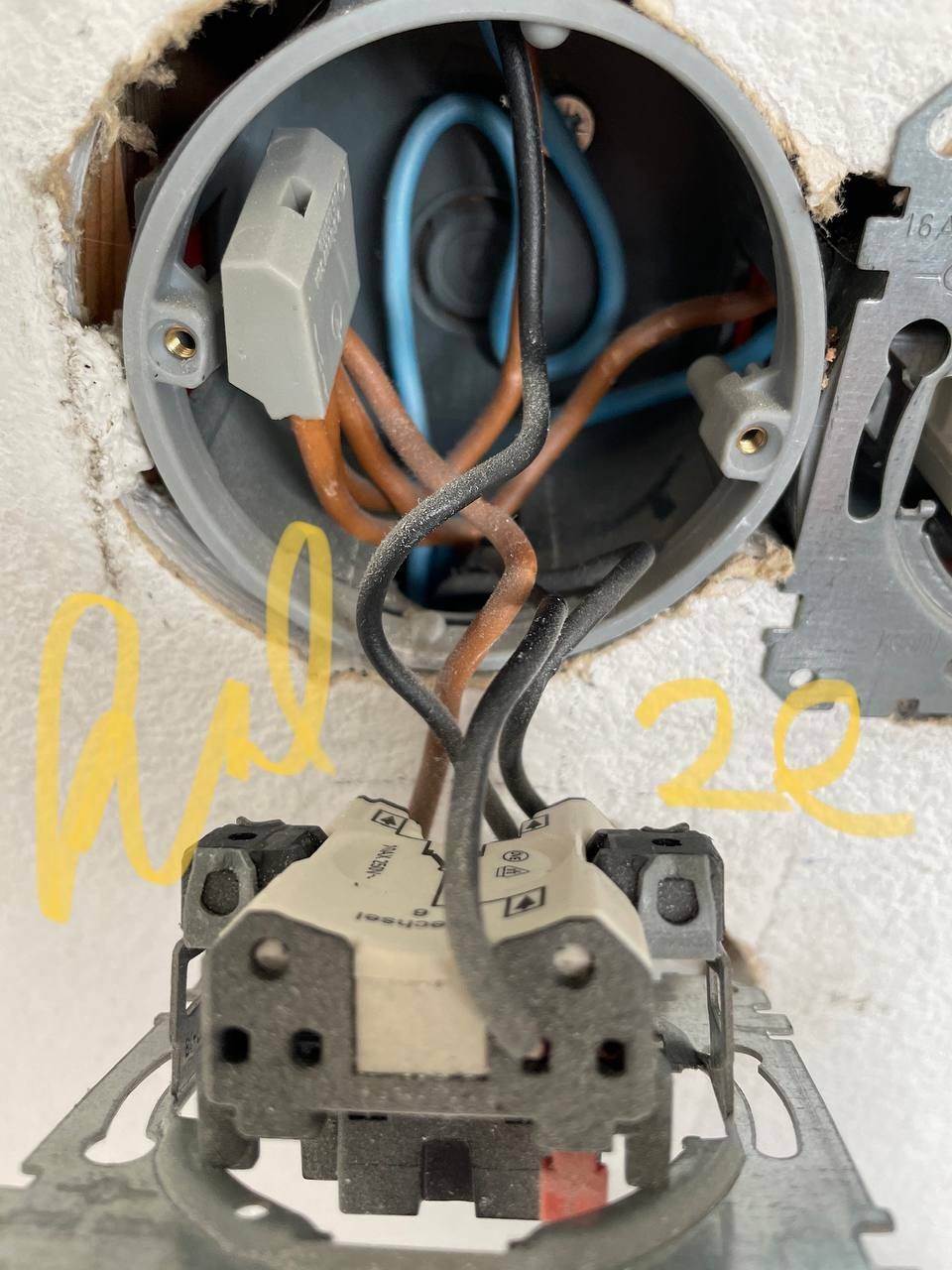 Mysterieuze wissel-wissel schakeling - Duurzame energie en installaties ...