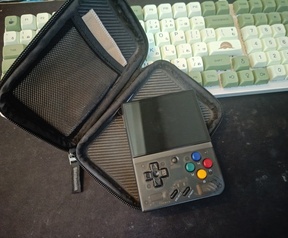 Miyoo Mini Plus Transparant, Zwart, met beschermende case en 16GB ...