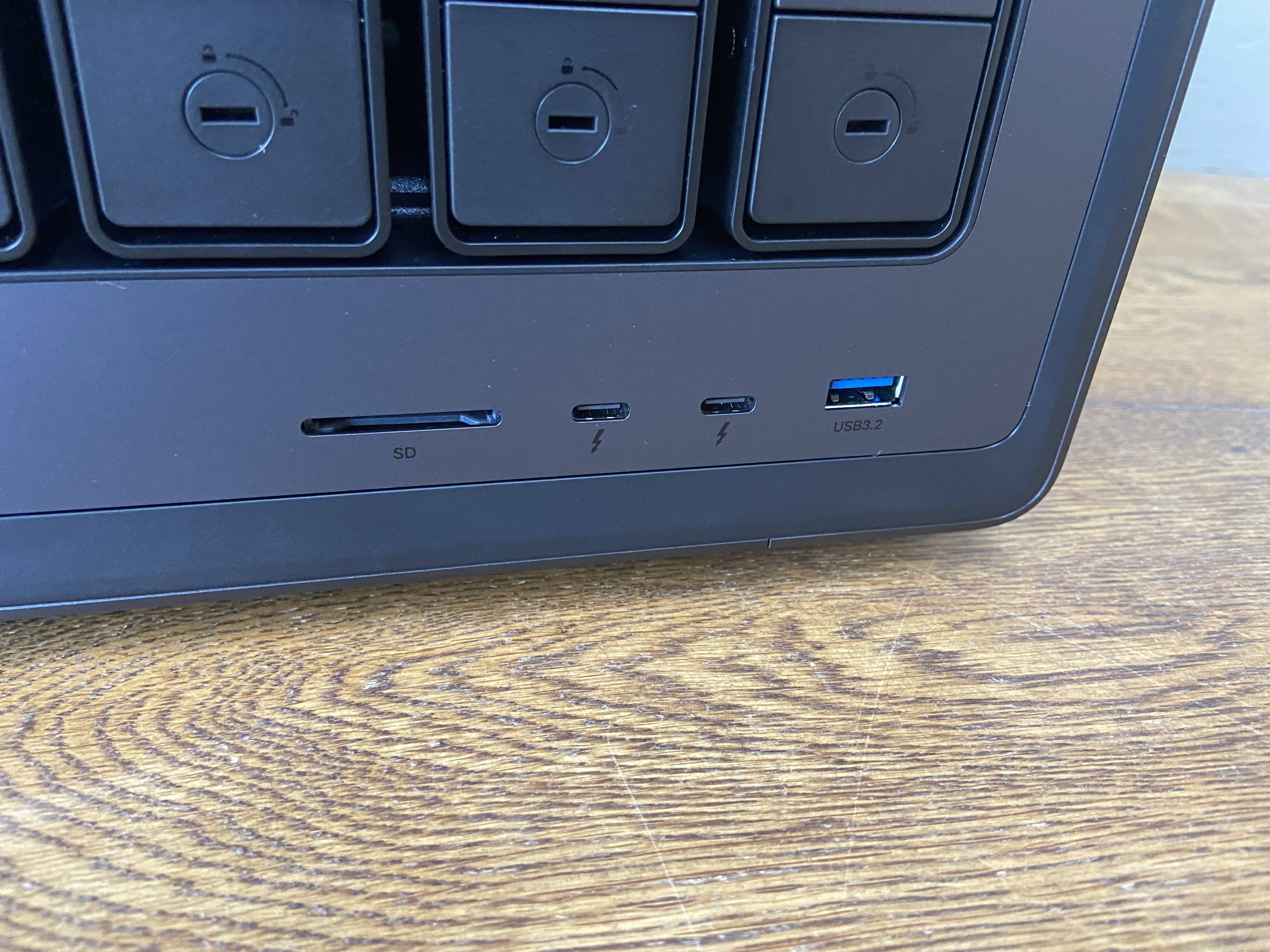 Ugreen NASync DXP6800 Pro - Hansermans - Product reviews - Tweakers