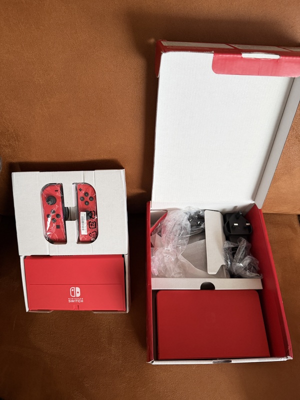 Nintendo Switch (OLED model) Mario Edition Rood aangeboden - Vraag ...