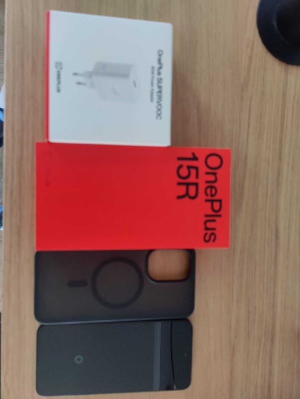 OnePlus 15R, 256GB opslag Zwart met case snel kader 80 watt aangeboden ...