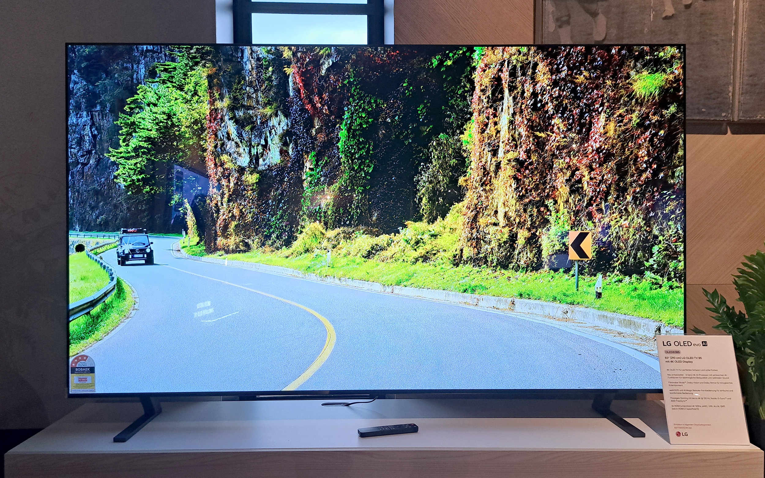 Eerste blik op LG’s OLED B5 en lcd-tv's voor 2025 - Tweakers