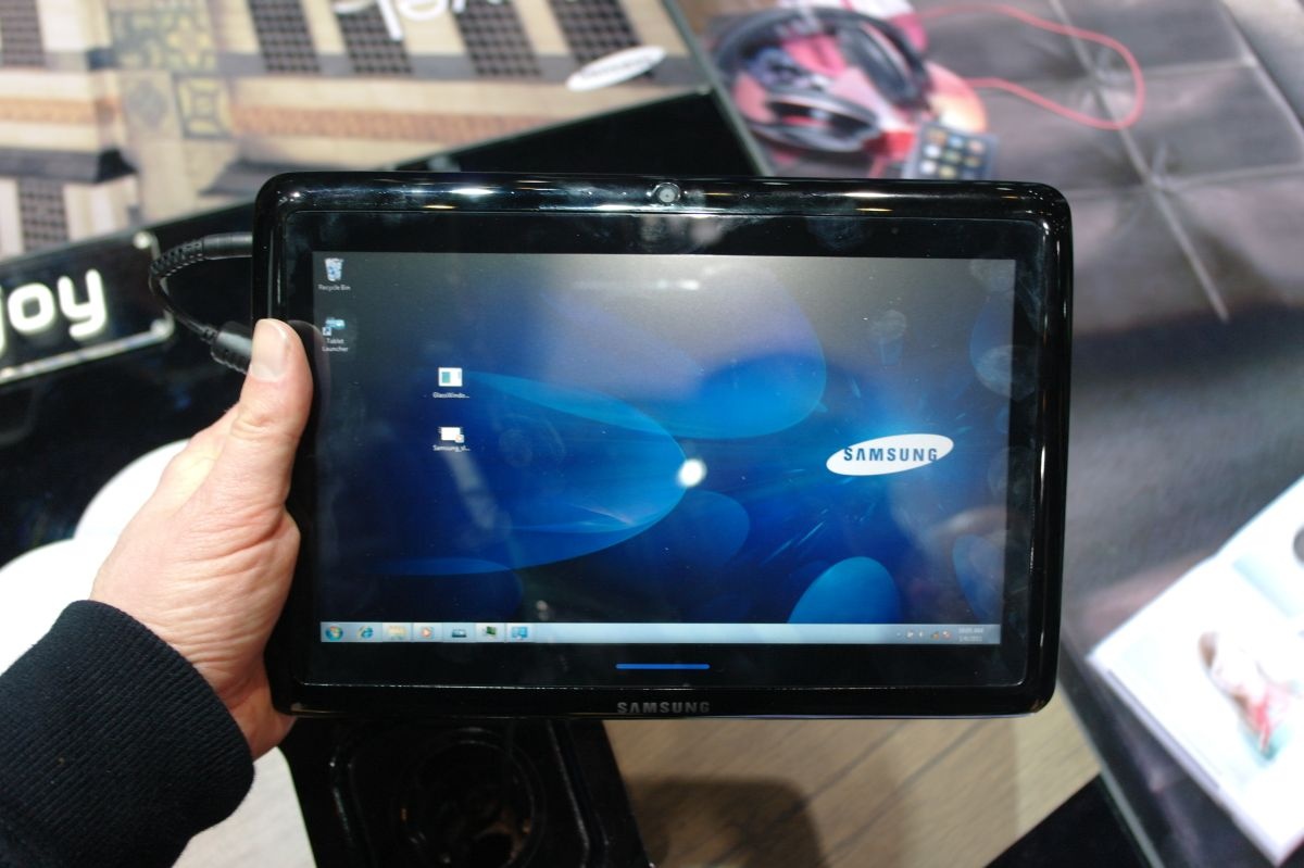 CES: Hands-on: schuiven met de Samsung Sliding PC 7 - Gallery - Review ...