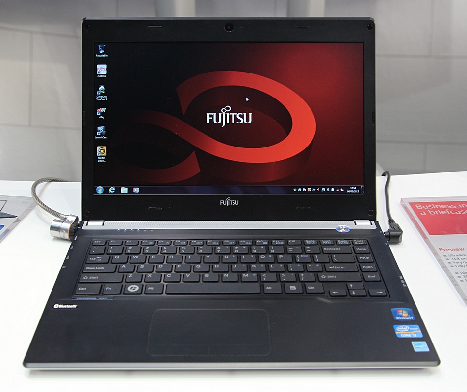 Hands-on: Fujitsu's eerste ultrabook met Ivy Bridge - Tweakers