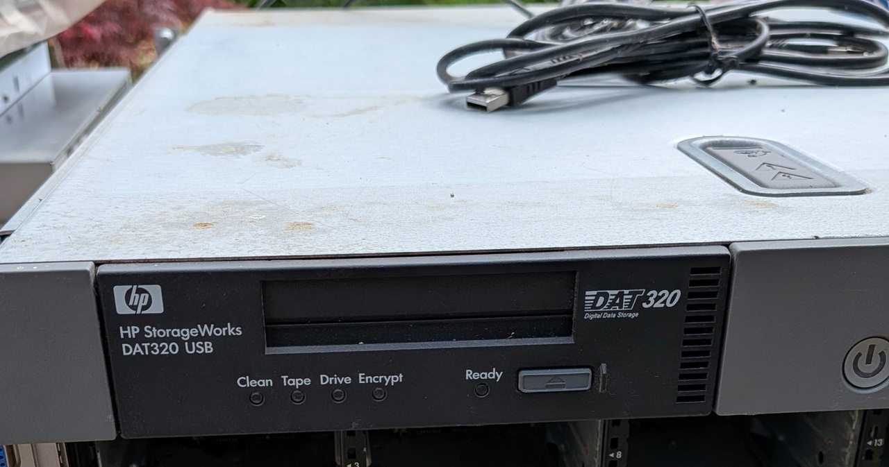 HP StorageWorks DAT 320 USB 1U USB Rack-Mount Kit aangeboden - Vraag ...