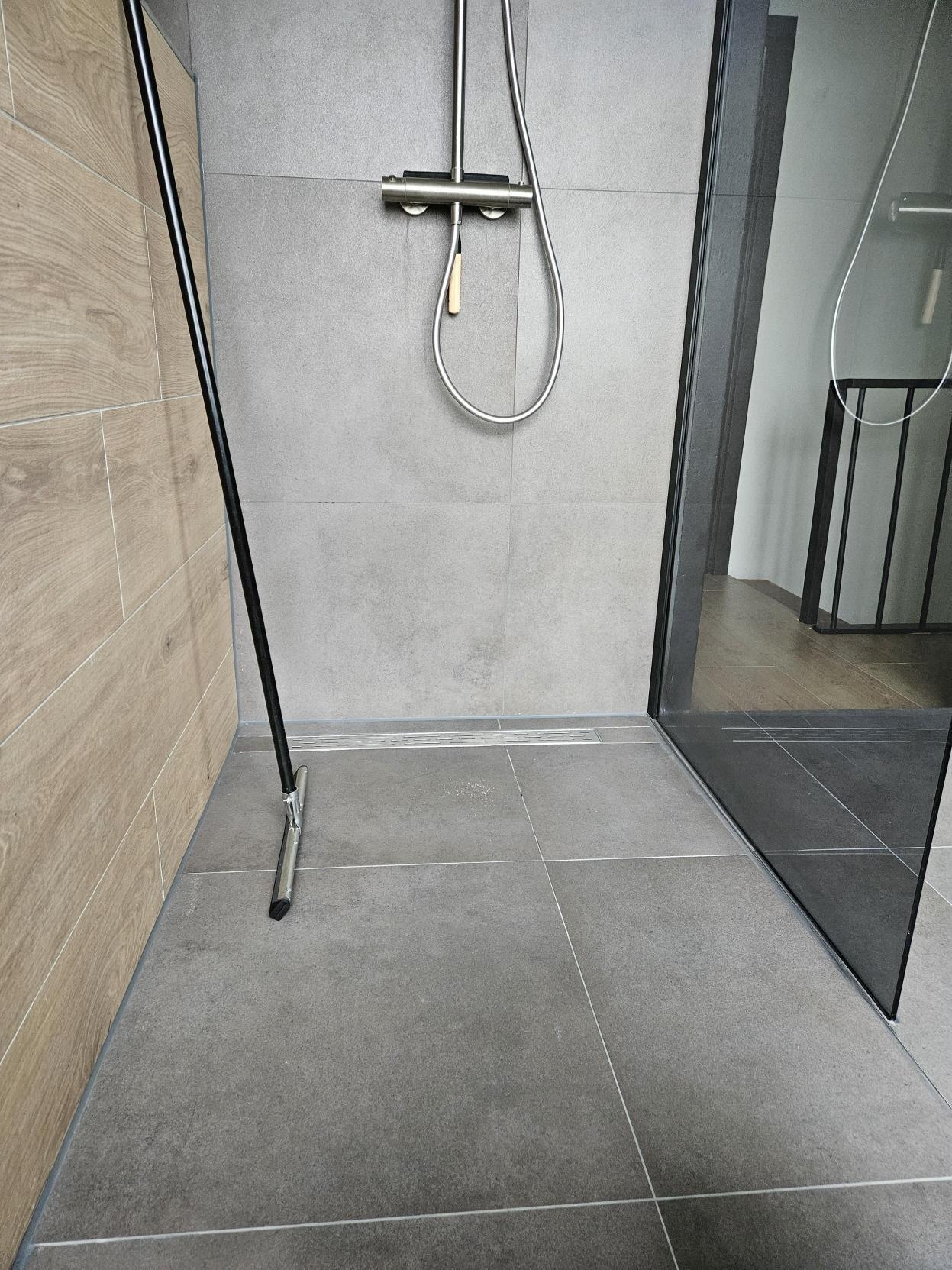 Badkamer inloopdouche wateroverlast - Bouwen en klussen - GoT