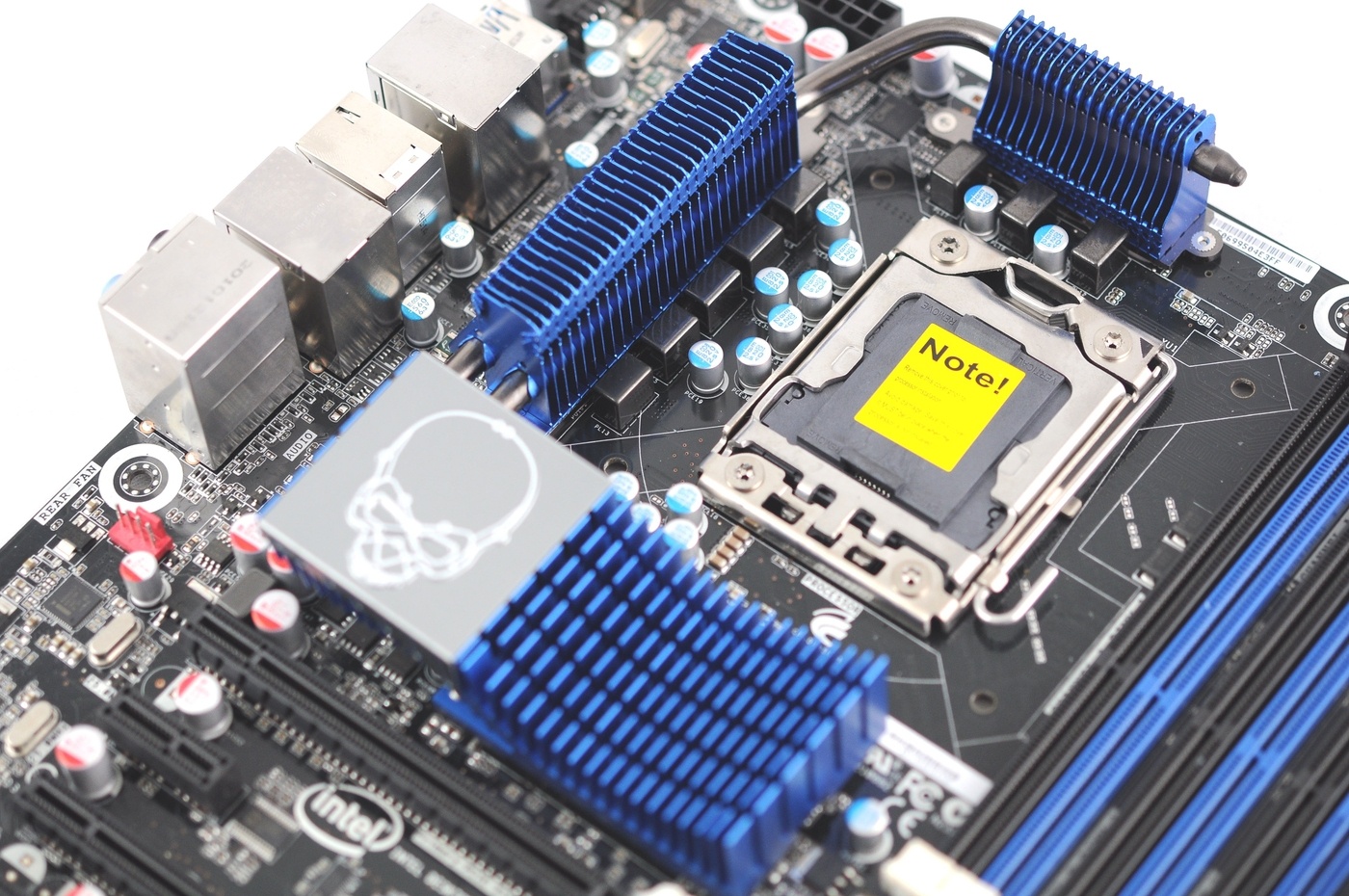 Specificaties van Intel Desktop Board DX58SO2 - Tweakers