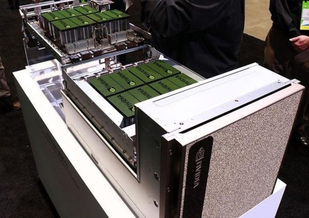 Universiteit Antwerpen toont Nvidia DGX-2-supercomputer met piek van 2 ...