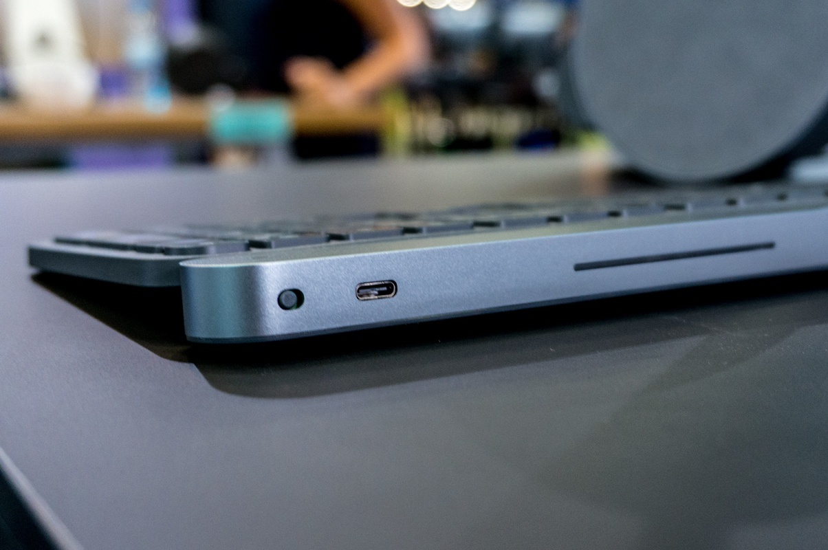 Logitech Craft Preview - Tweakers