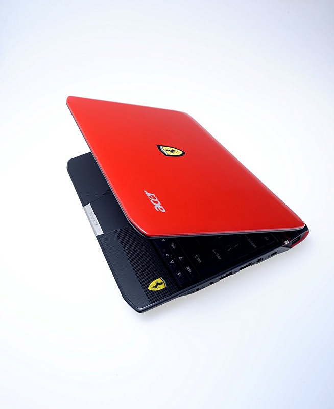 Acer brengt Ferrari One en drie andere nieuwe AMD-notebooks uit - Tweakers