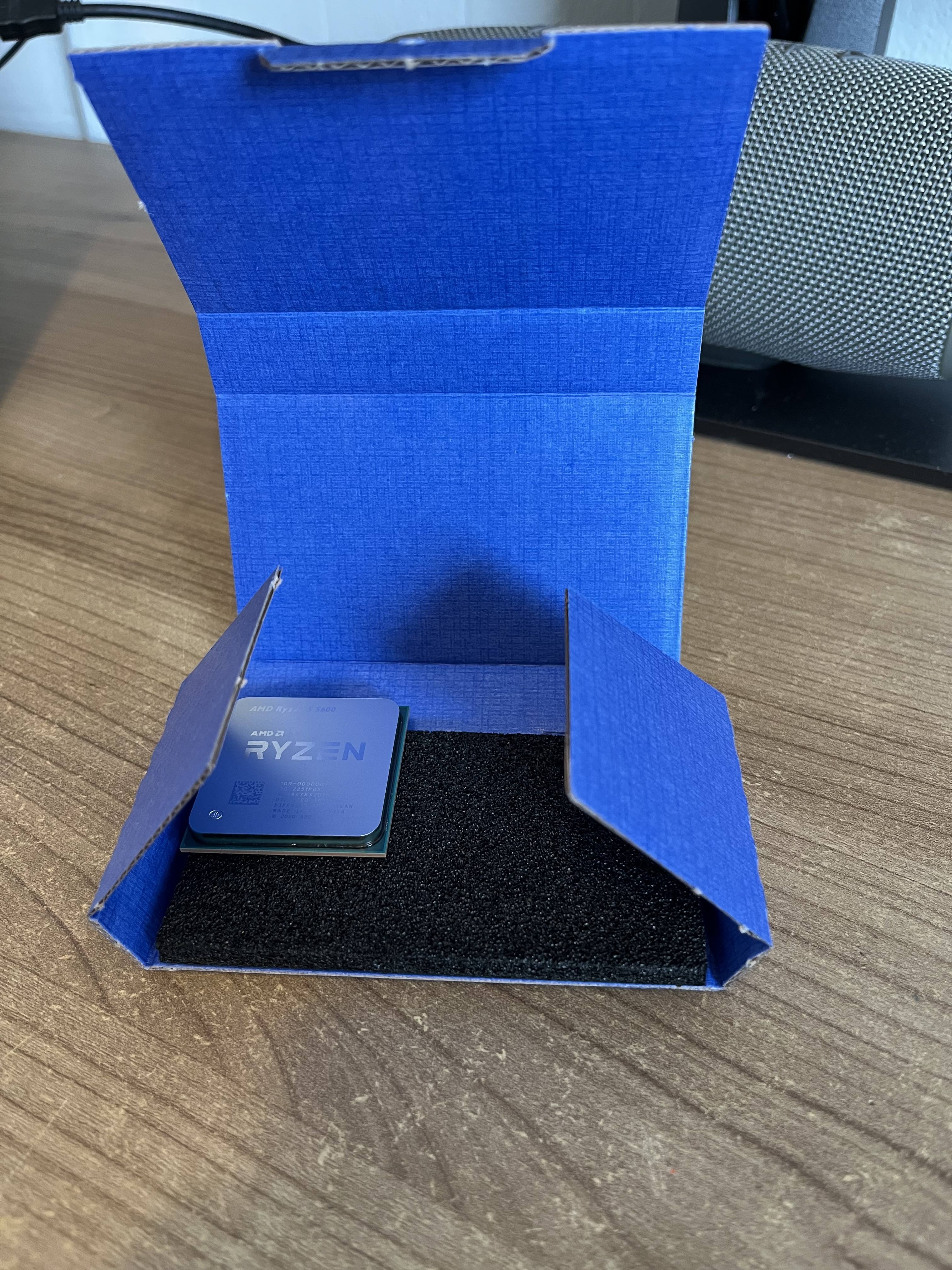 Amd ryzen 5600 tray minimale verpakking - Processors, moederborden en ...