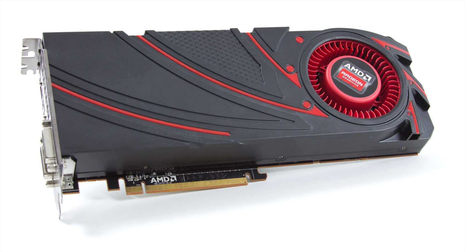 AMD kondigt Radeon R9 290 aan - Tweakers