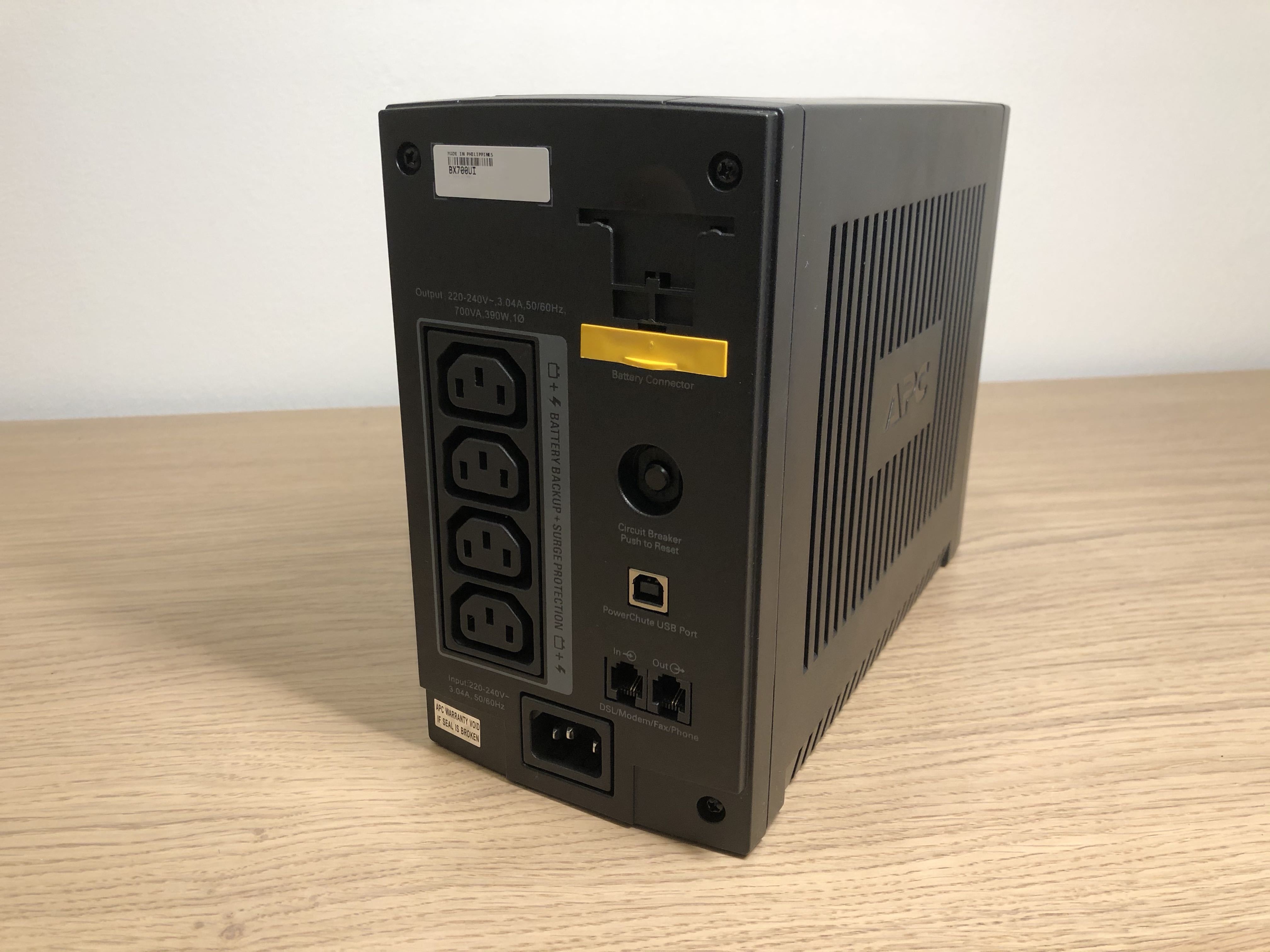 APC Back-UPS 700VA (BX700UI) - Superlimonade - Product reviews - Tweakers