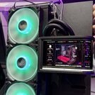 ASUS toont prototype waterkoeler met flexibel amoledscherm - Computer ...