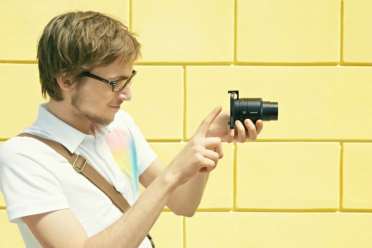 Sony komt met Cyber-shot camera-addons voor smartphones - Tweakers