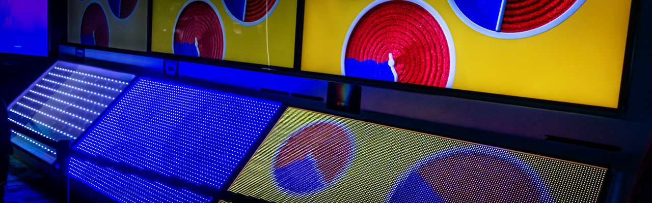 Laptop in je toetsenbordje, rgb-b-ledjes en ronde Pebbles op CES - IT ...