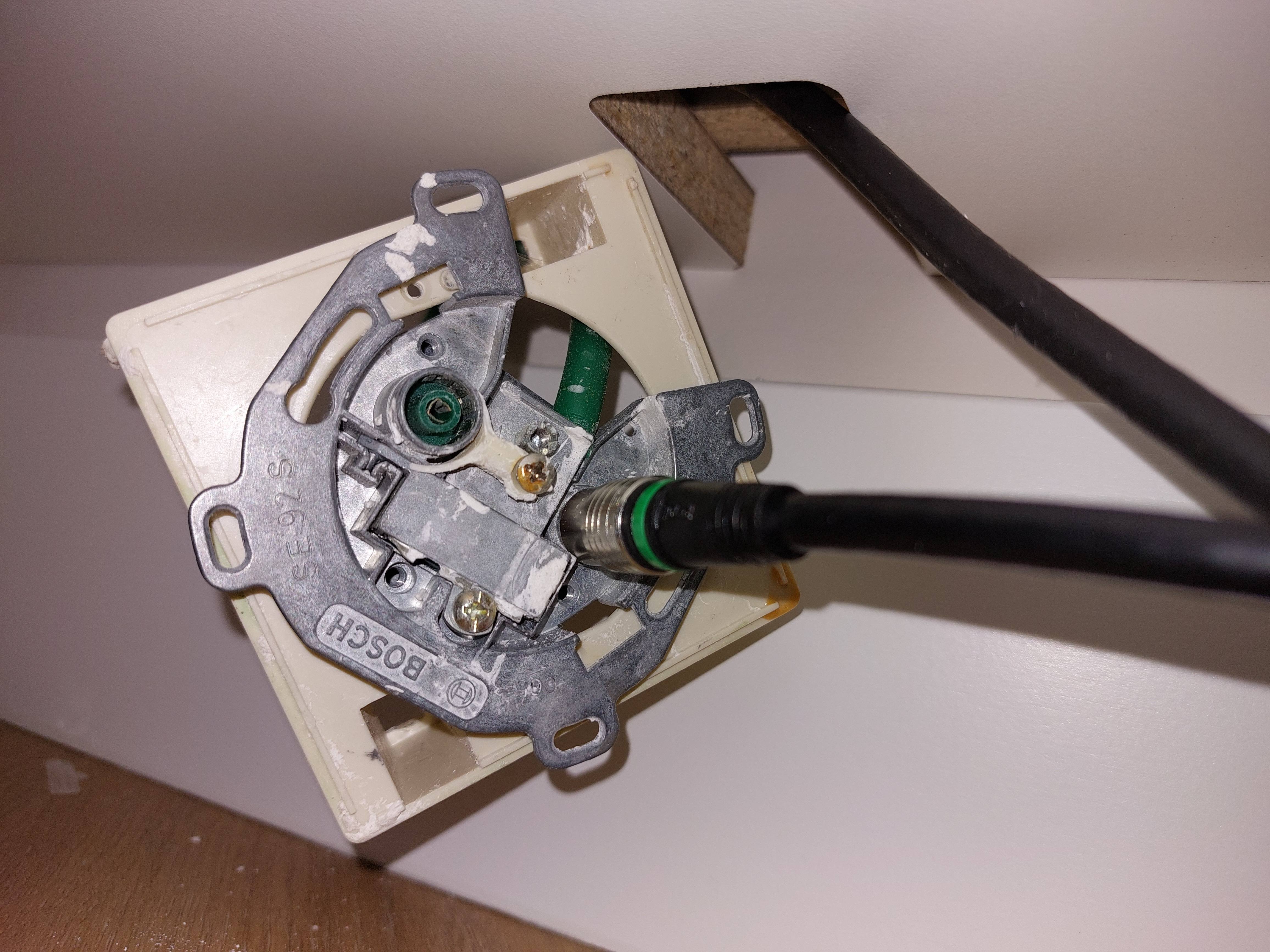 Juiste aansluiting voor coax kabel? - Internet en hosting - GoT