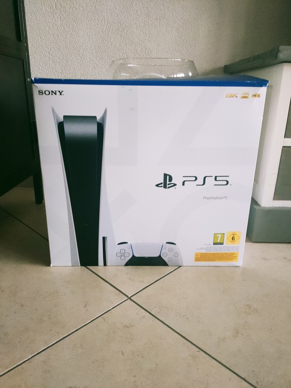 Sony PlayStation 5 disc + 2 controllers aangeboden - Vraag & Aanbod ...