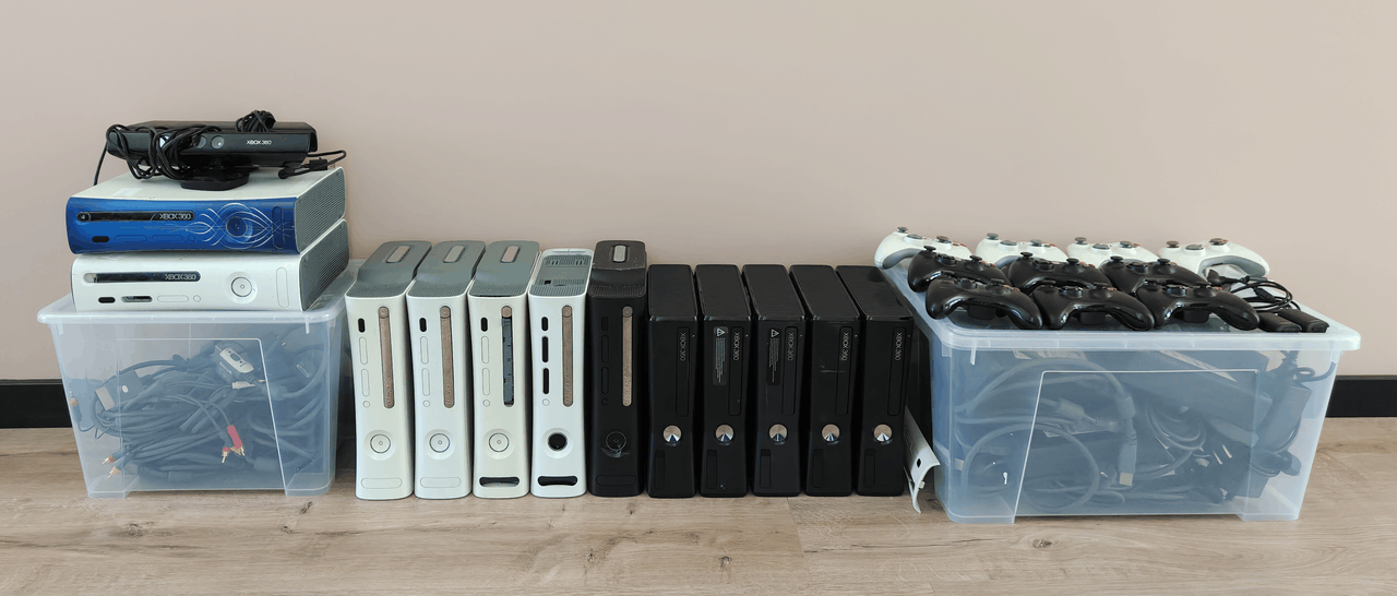 Grote partij Xbox 360, Xbox 360 S en toebehoren aangeboden - Vraag ...