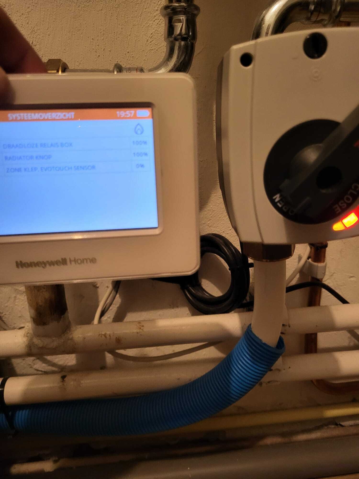 Evohome zoneklep gaat altijd open - Duurzame energie en installaties - GoT