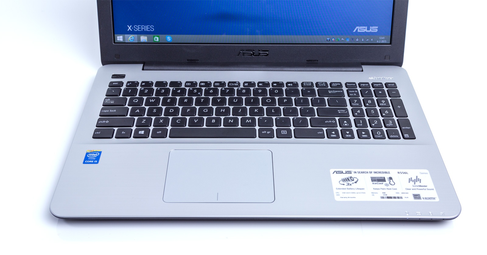 Asus R556LA Review - Tweakers