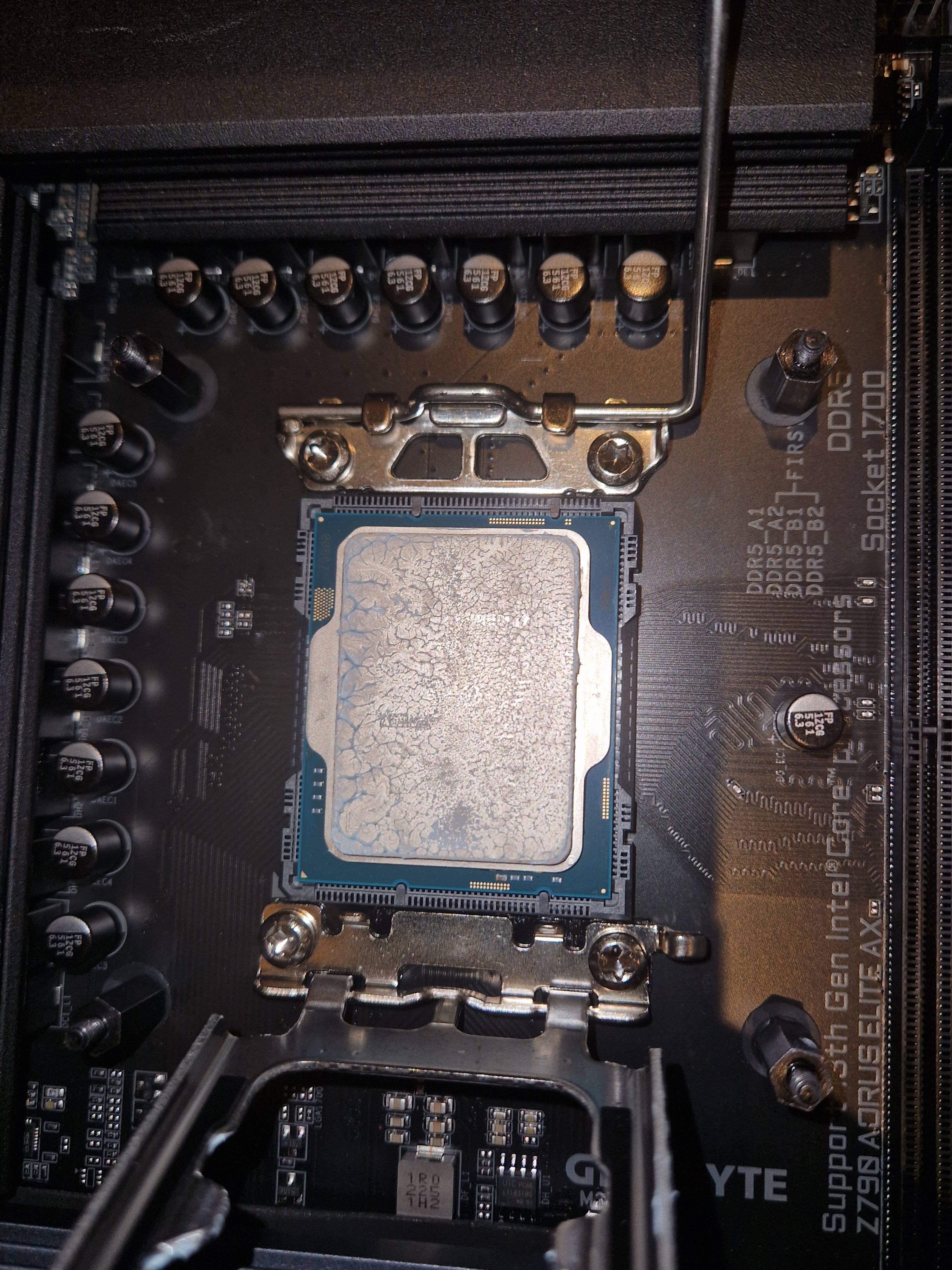 Nieuwe build. Cpu led mobo oranje - Processors, moederborden en ...