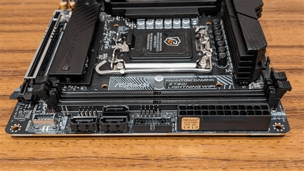 ASRock Z790I Lightning WiFi aangeboden - Vraag & Aanbod - Tweakers
