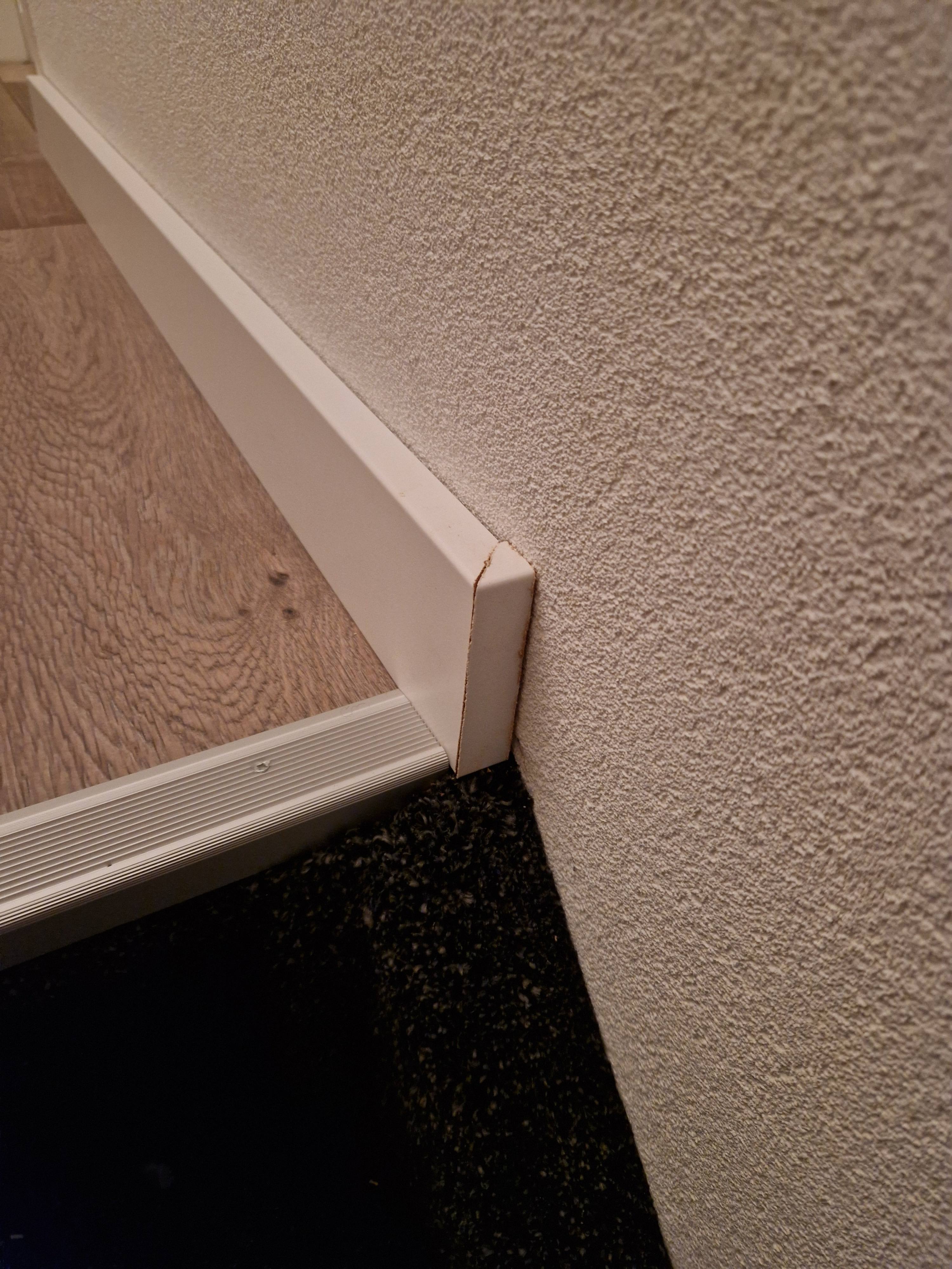 Hoge plint bij trap afwerken - Bouwen en klussen - GoT