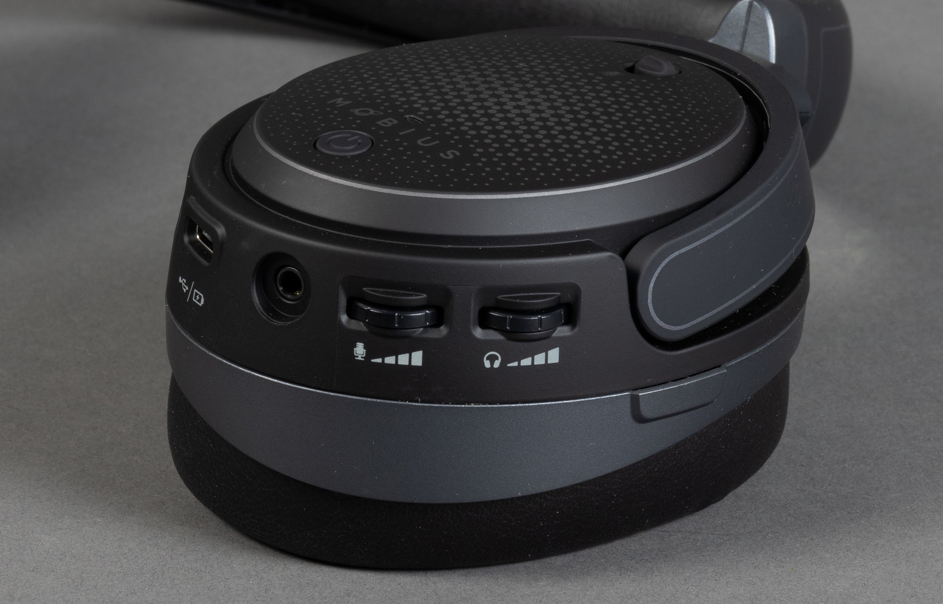 Drie gamingheadsets met headtracking - Review - Tweakers