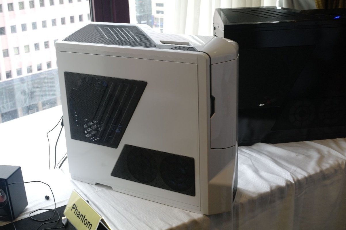 Computex: NZXT bouwt Phantom-behuizing - Tweakers