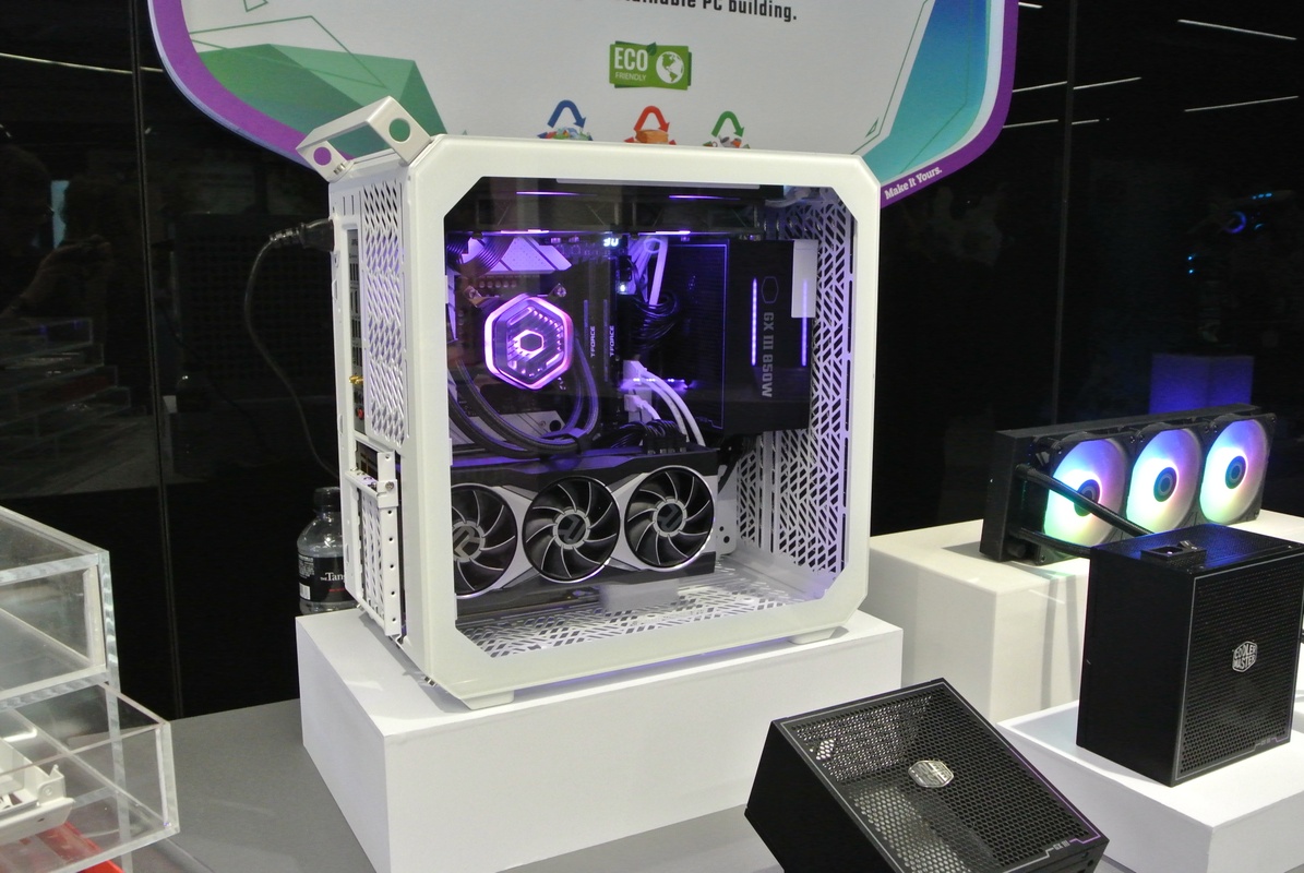 Cooler Master introduceert Qube 500-ATX-zelfbouwbehuizing met platte ...
