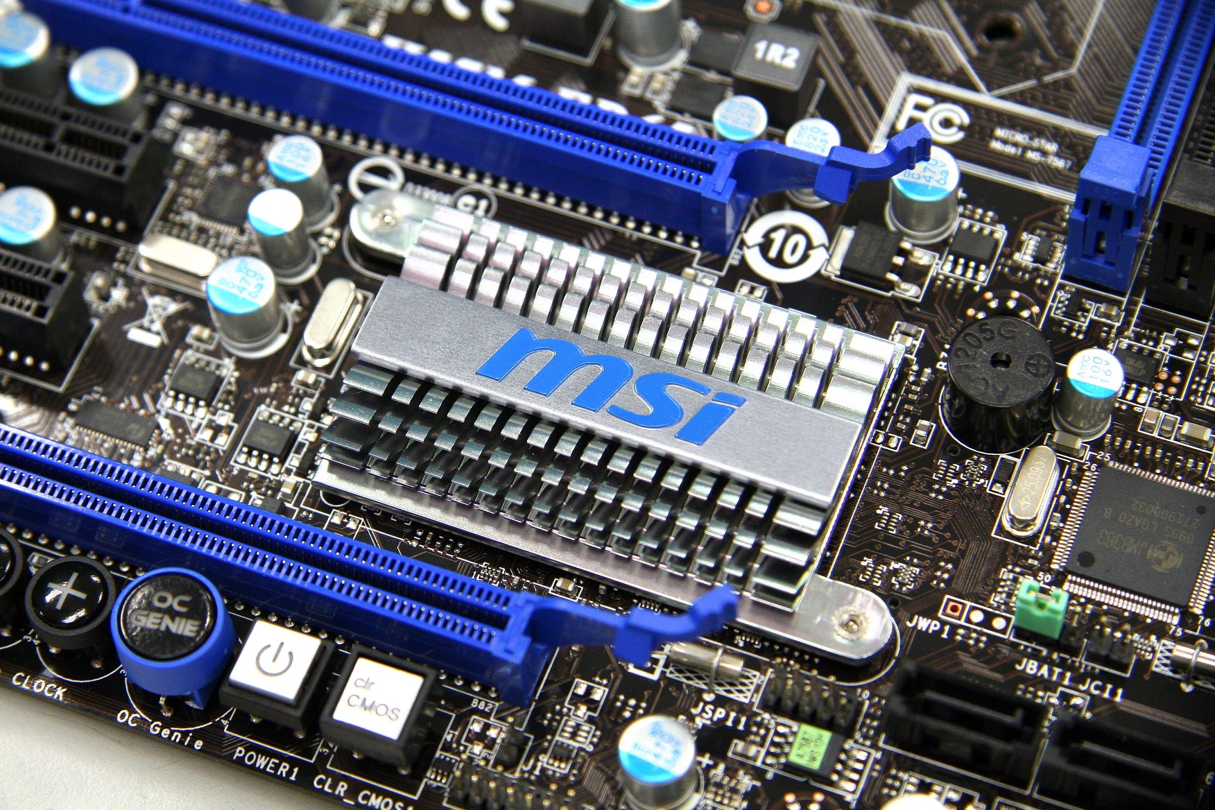 MSI toont micro-atx-moederbord met H57-chipset - Tweakers