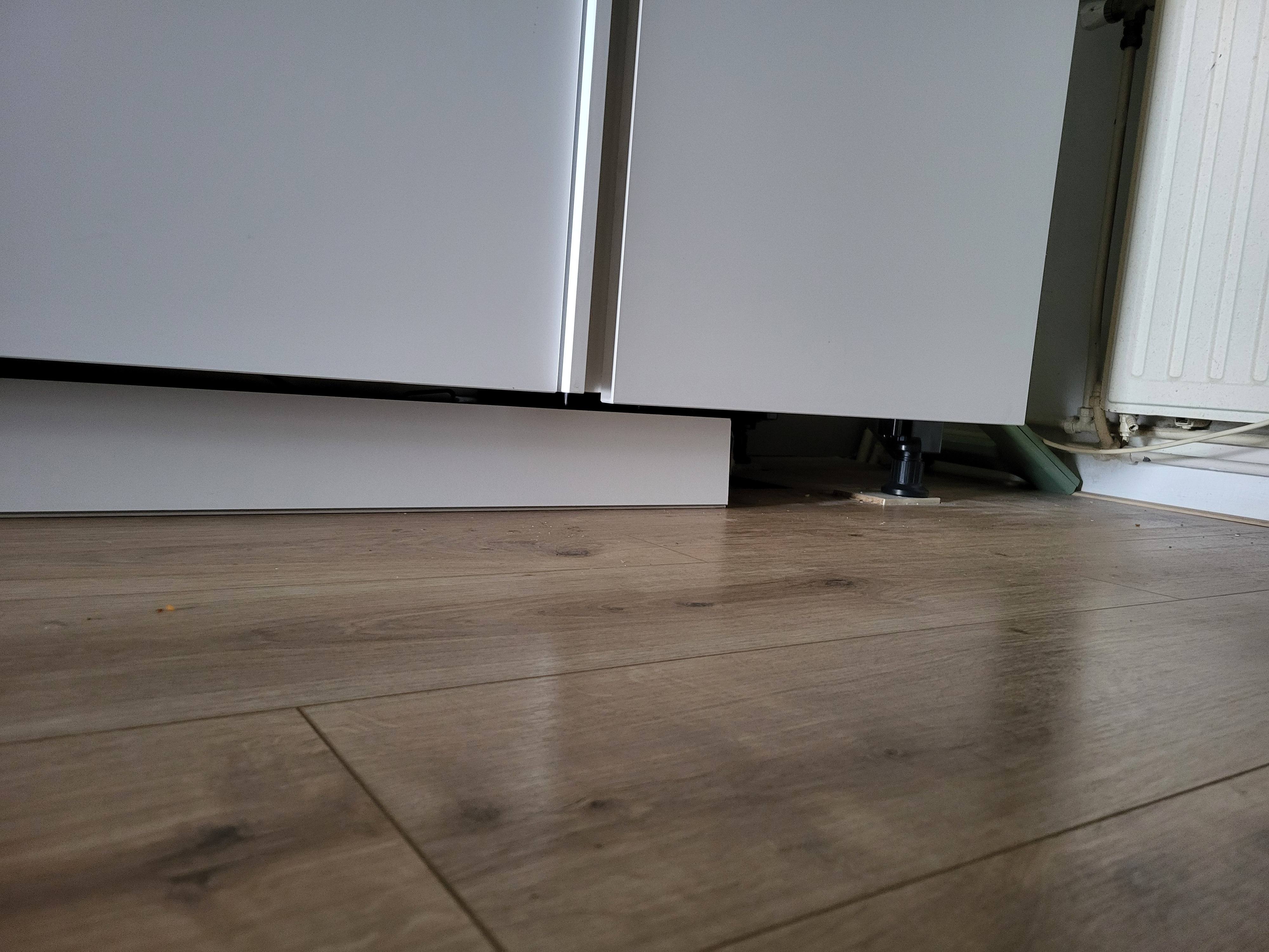 Plint installeren keuken - Bouwen en klussen - GoT