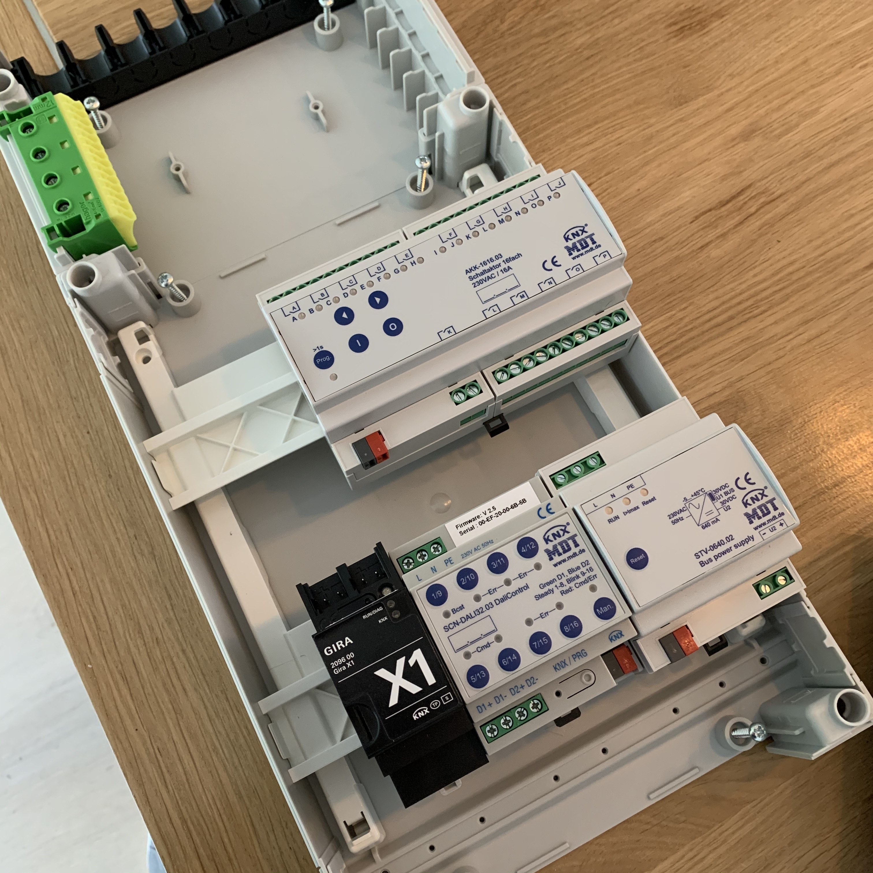 Setup voor DALI en KNX in geheel af te bouwen woning - Duurzame energie ...