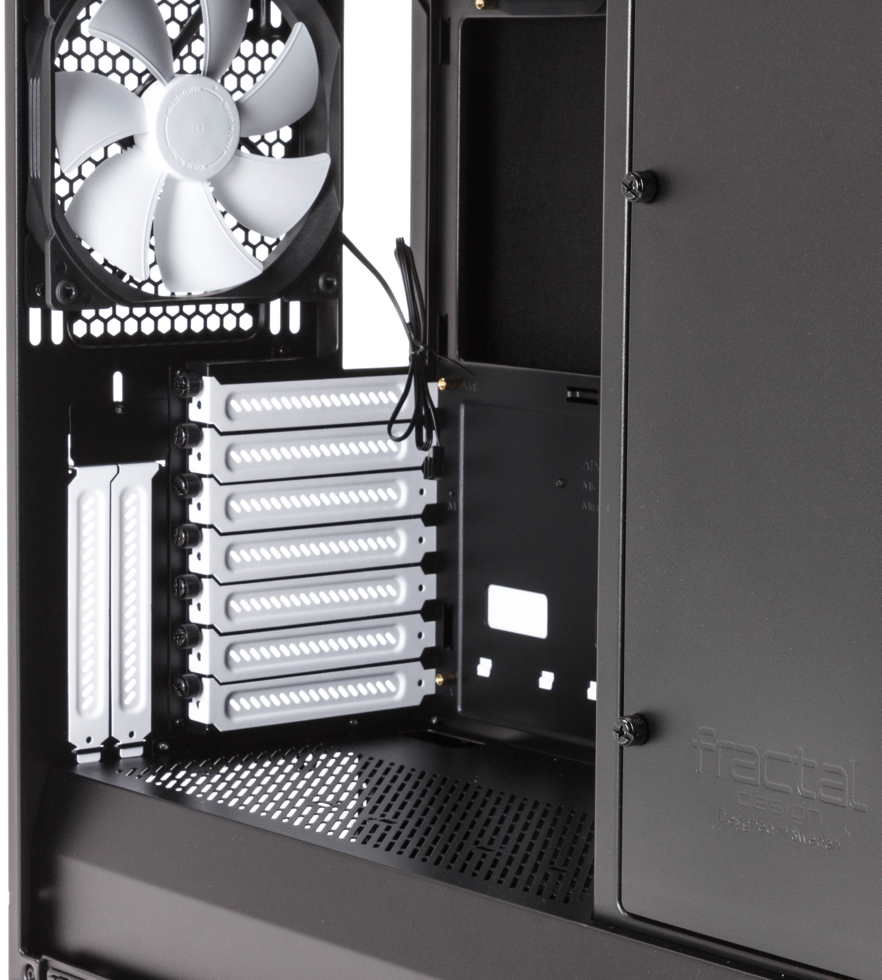 Fractal Design Define R6 Review - Koeling en inbouw - Tweakers