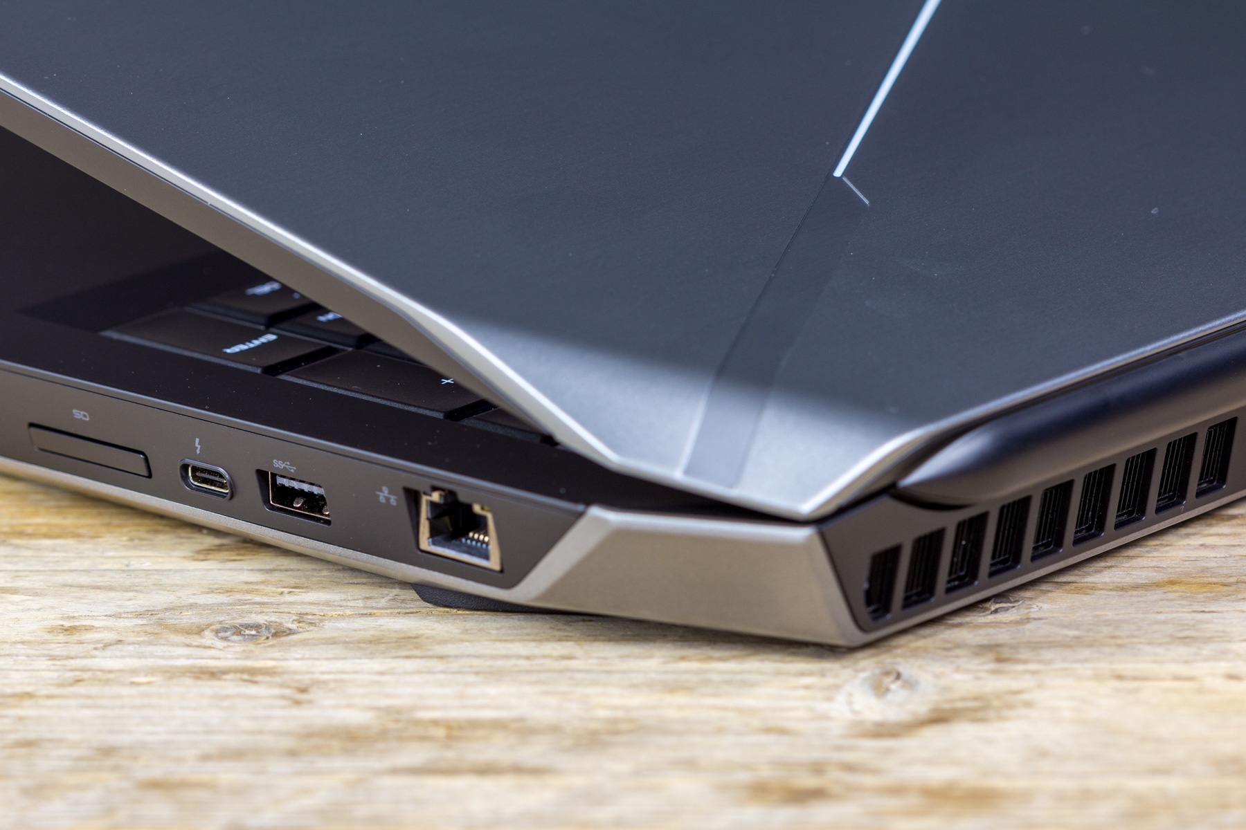 Alienware 17 Review - Tweakers