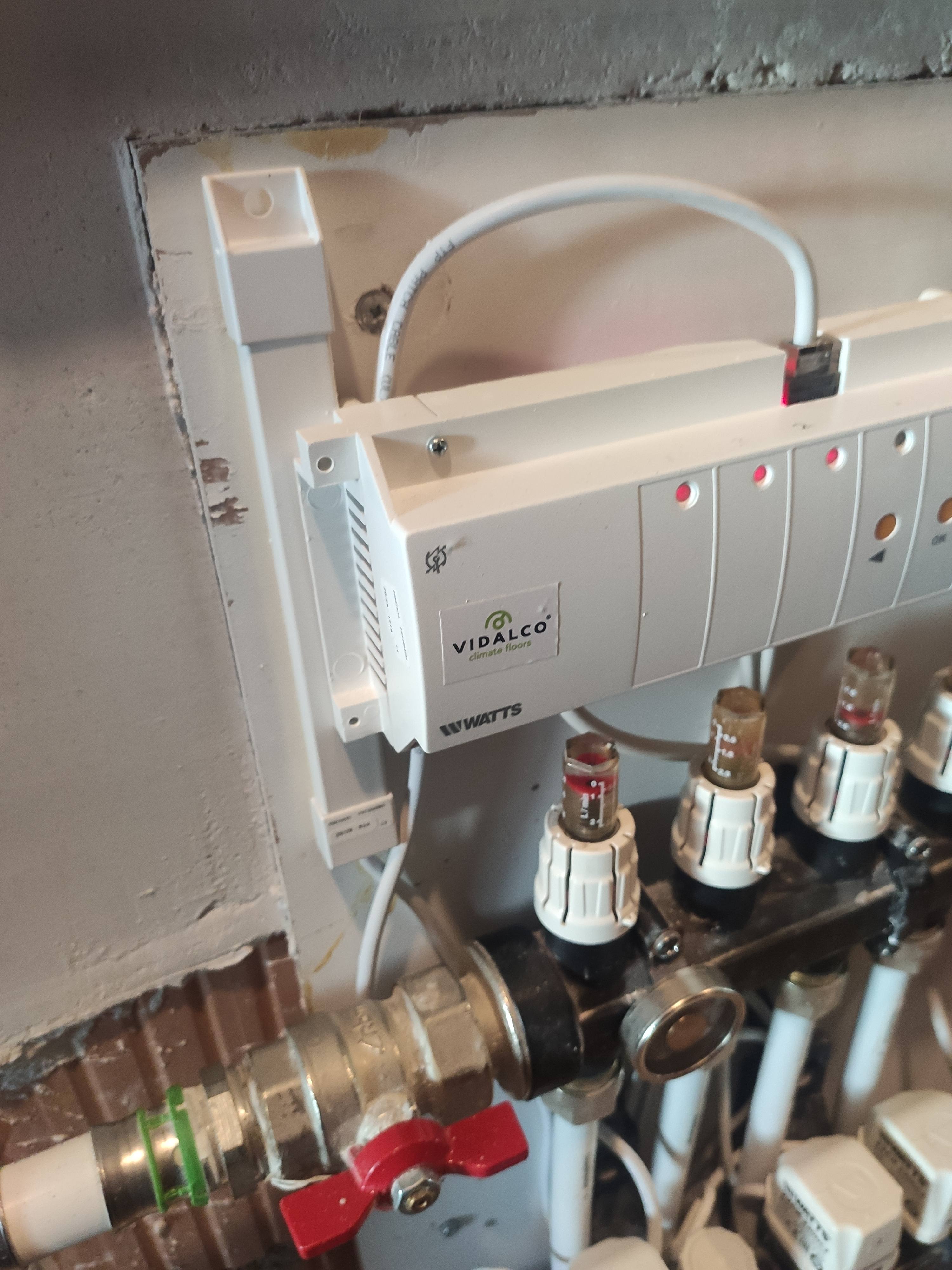 Vloerverwarming bovenverdieping word niet warm - Duurzame energie en installaties - GoT