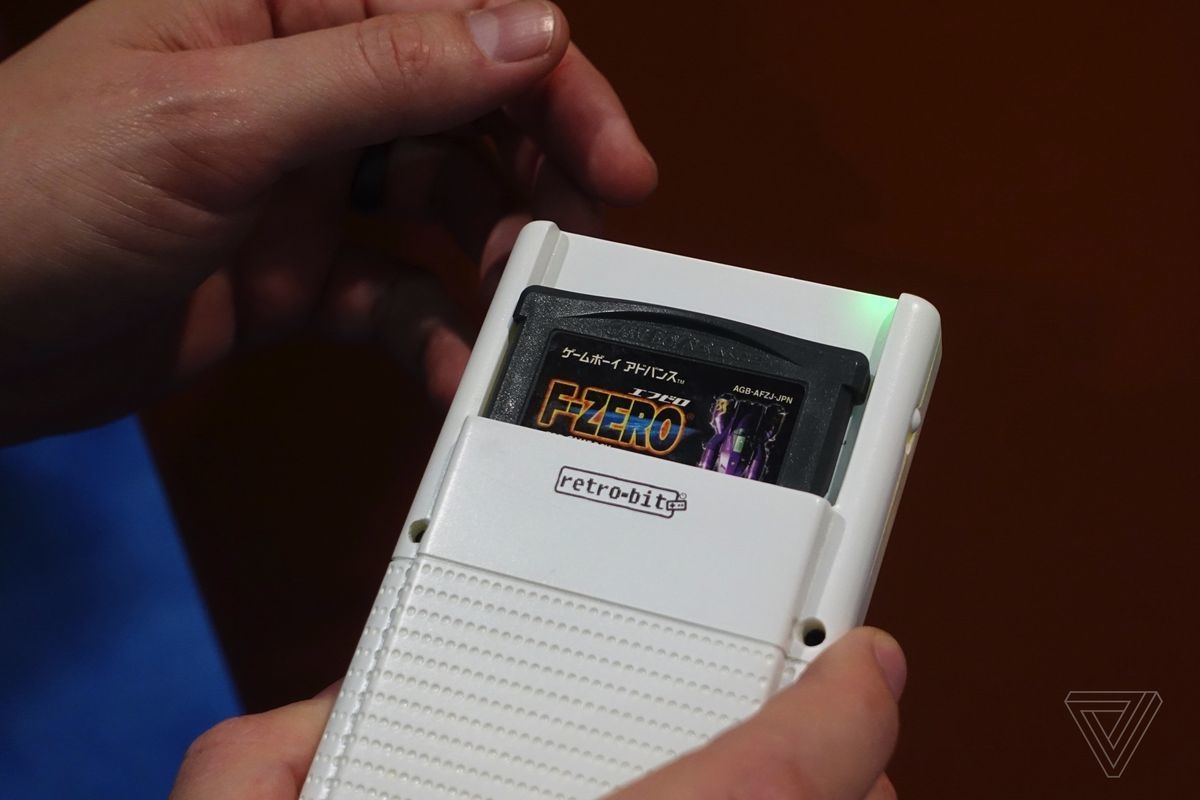 Retro-bit brengt retroversie van Game Boy uit - Tweakers