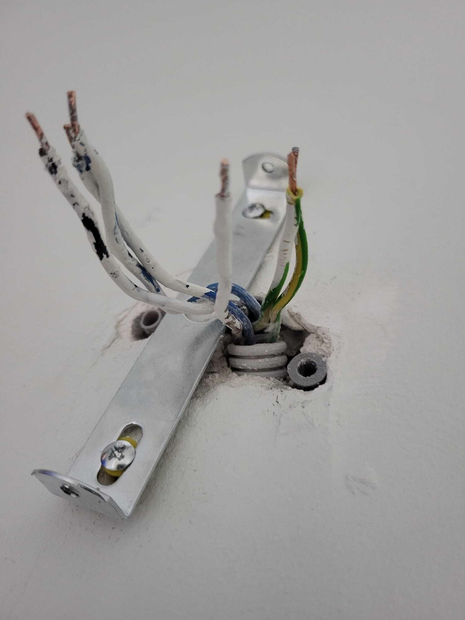 Wandlampjes aansluiten in serie - Duurzame energie en installaties - GoT