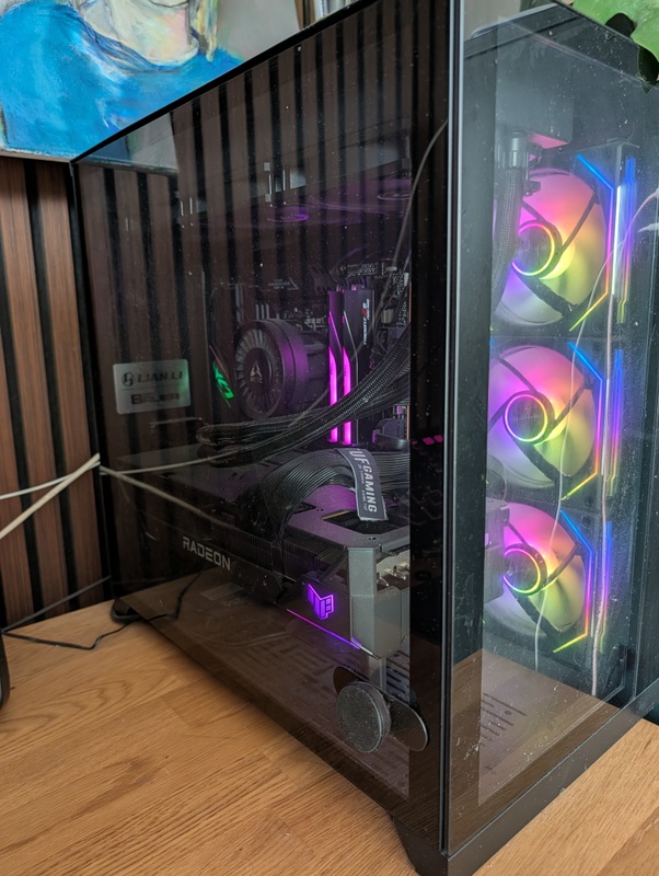 Gaming PC Ryzen 7 9800X3D | RX 7900 XTX | 32GB DDR5 | 2TB aangeboden ...