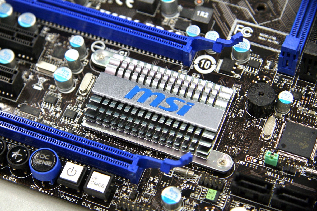 MSI toont micro-atx-moederbord met H57-chipset - Tweakers