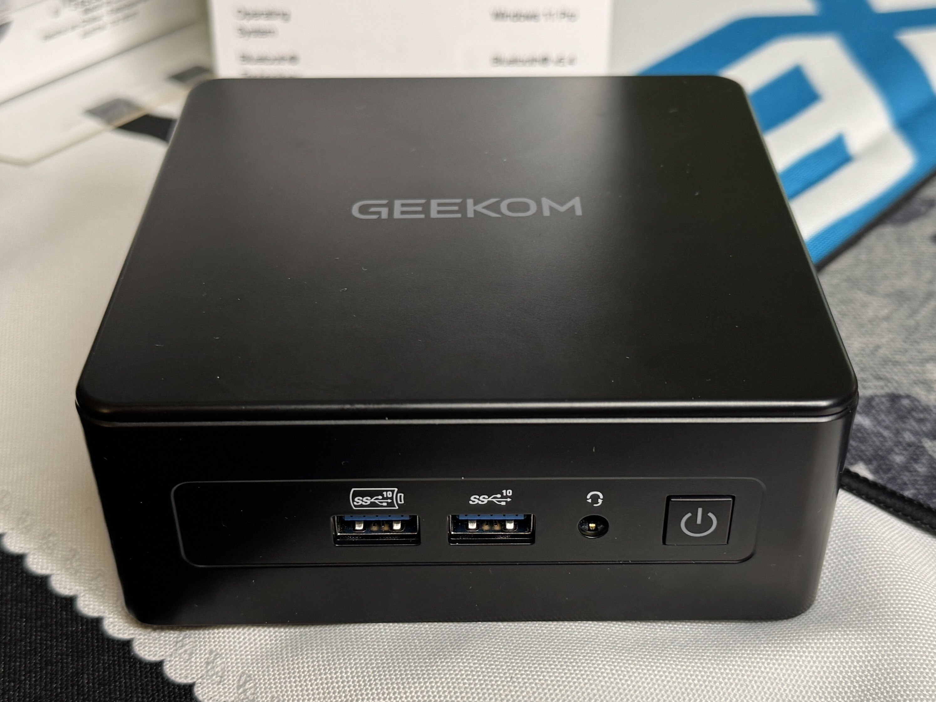 Geekom toont een van de eerste mini-pc's met Qualcomm Snapdragon X ...