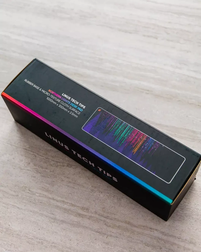 Specificaties van LTT Northern Lights Desk Pad 1000x300 - Tweakers