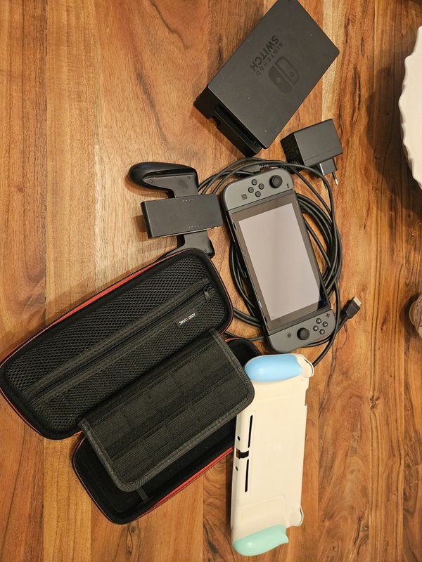 Nintendo Switch (2019 model) Grijs aangeboden - Vraag & Aanbod - Tweakers