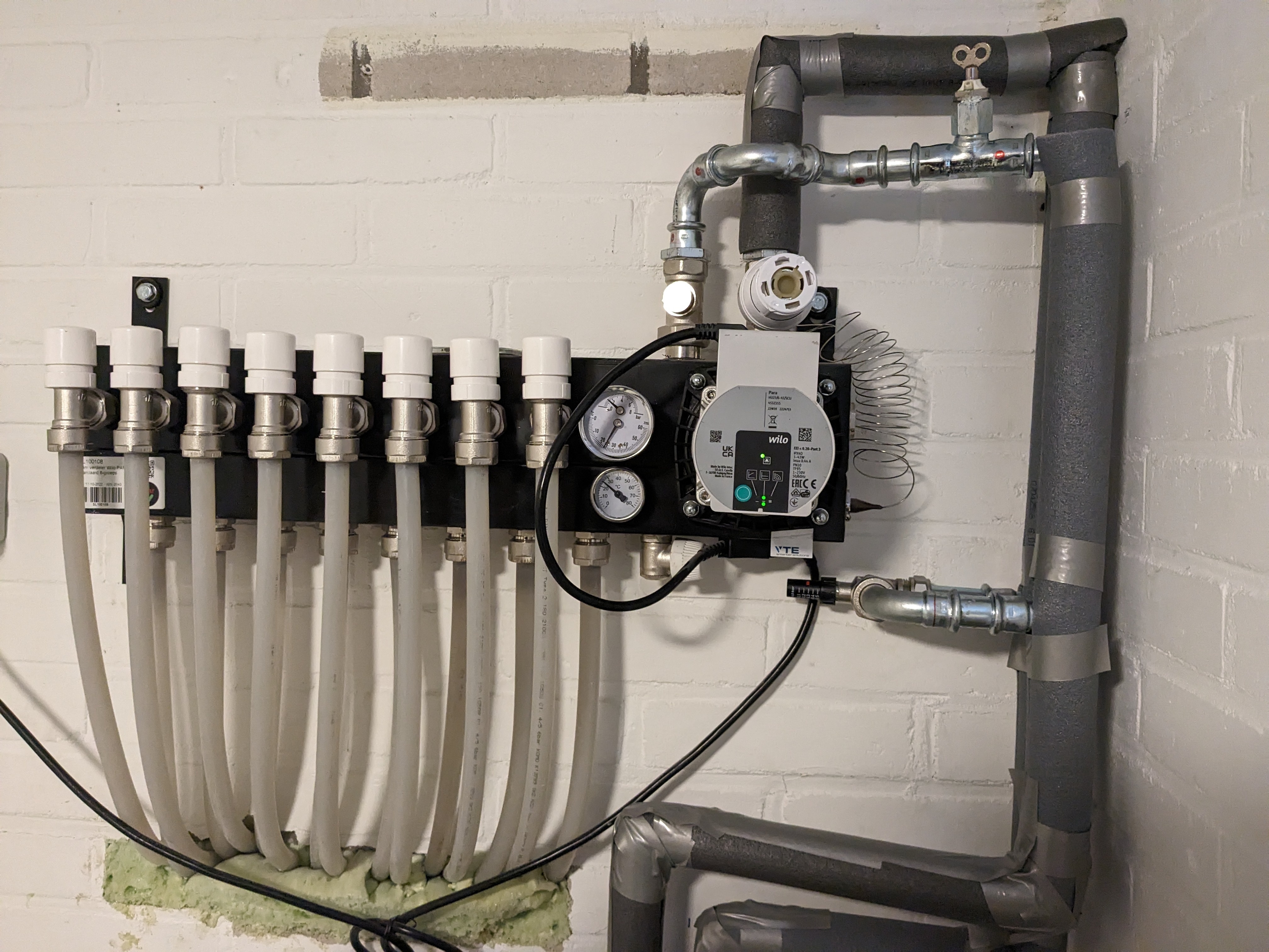 Vloerverwarming aanvoertemperatuur blijft te laag - Duurzame energie en installaties - GoT