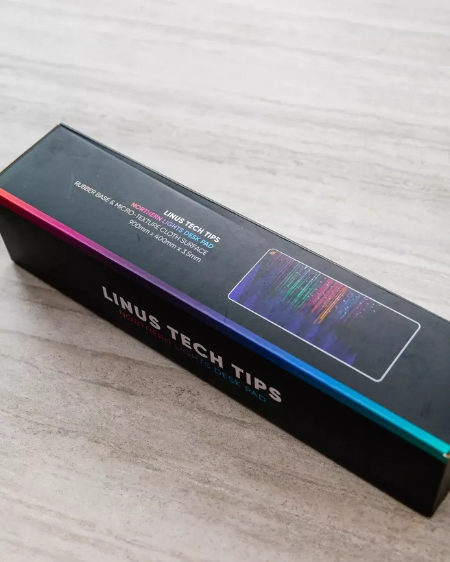 Specificaties van LTT Northern Lights Desk Pad 900x400 - Tweakers